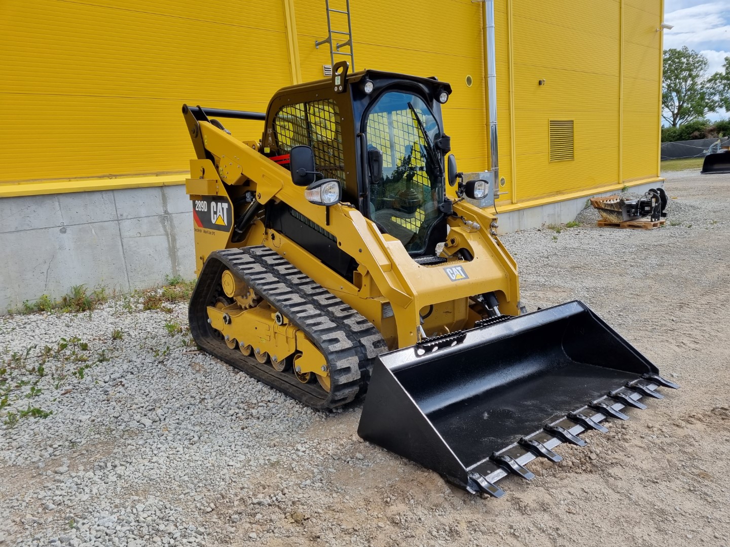 3 Reasons to Consider Used Equipment - Avesco Construction Equipment