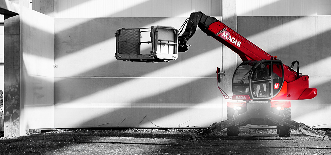 MAGNI telehandlers